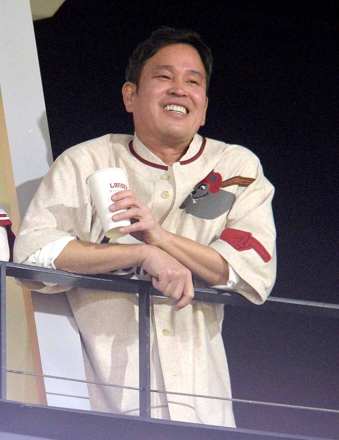 [SW포토]KS 2차전 관전하는 SSG 정용진 구단주