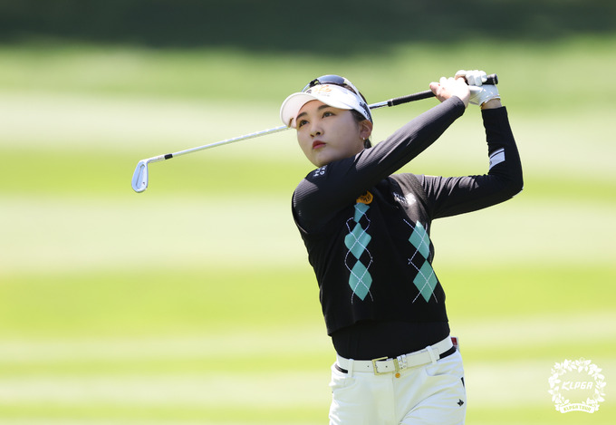 ‘신인왕’ 이예원, KLPGA 개막전서 33번 도전 끝 생애 첫 우승